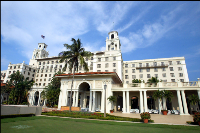 Naked man with crack and stolen property pulled out of luxury Palm ...