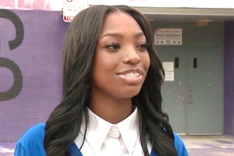 High school graduate has diploma withheld after doing a split on stage ...